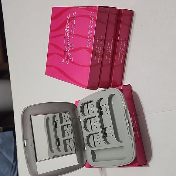 Mary Kay | Makeup | Mk Signature Custom Compact | Poshmark